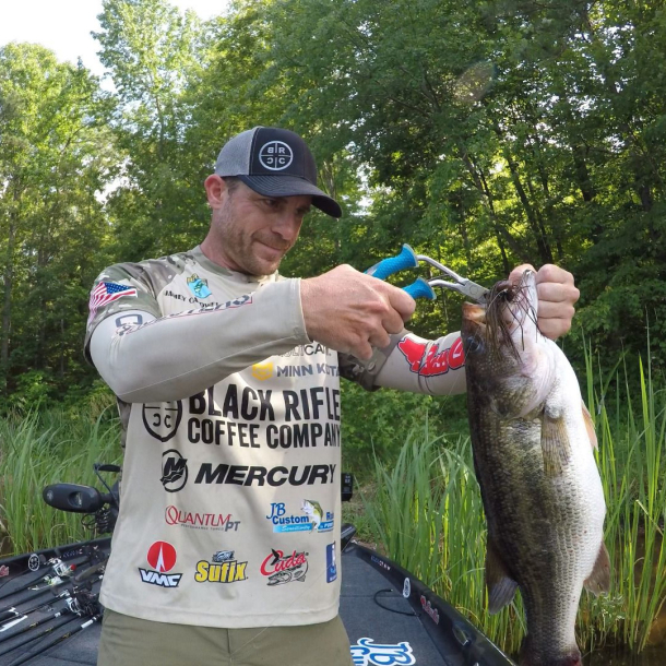 Cuda 9" Titanium Bonded Stainless Steel Frehwater Pistol Grip Tang